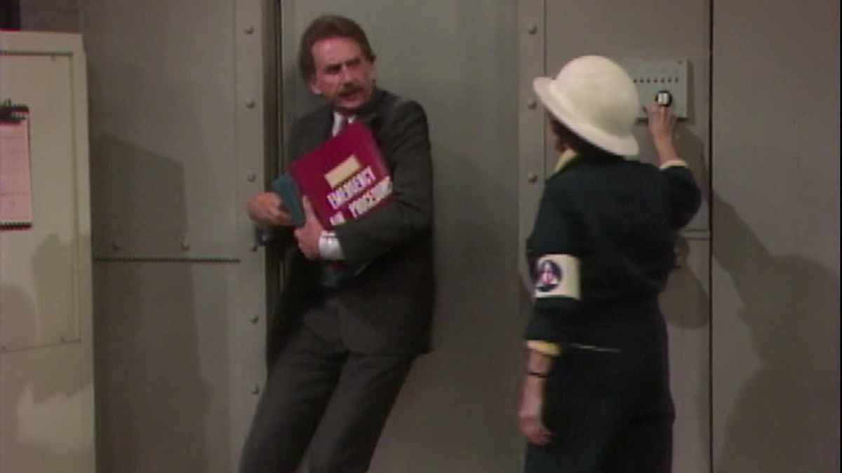 Scenario – Benson (Season 6, Episode 20) | Apple TV