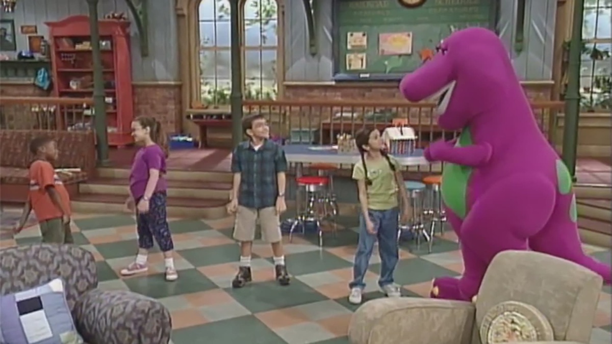 Stop! Go! - Barney & Friends (Season 7, Episode 6) | Apple TV