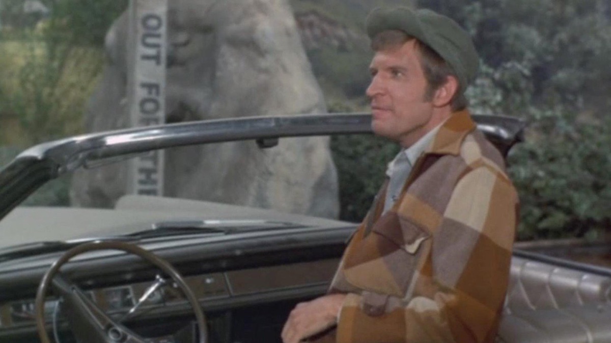 Oliver Goes Broke - Green Acres (Season 6, Episode 5) - Apple TV