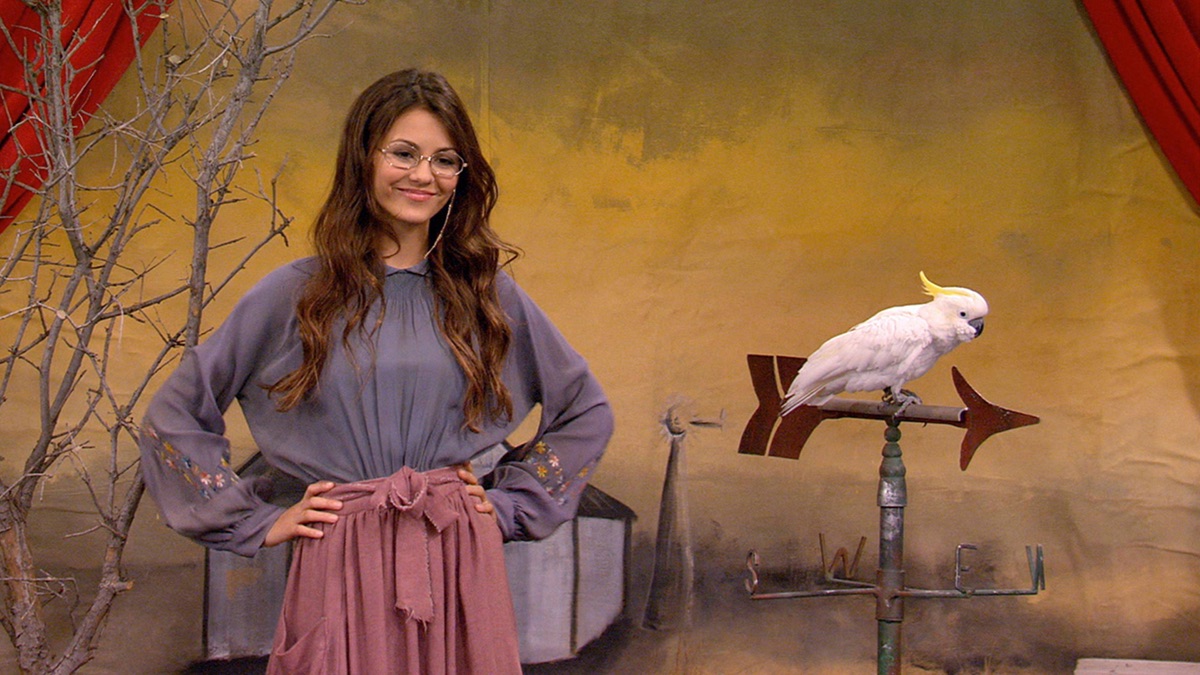 The Bird Scene – Victorious (Series 1, Episode 2) | Apple TV