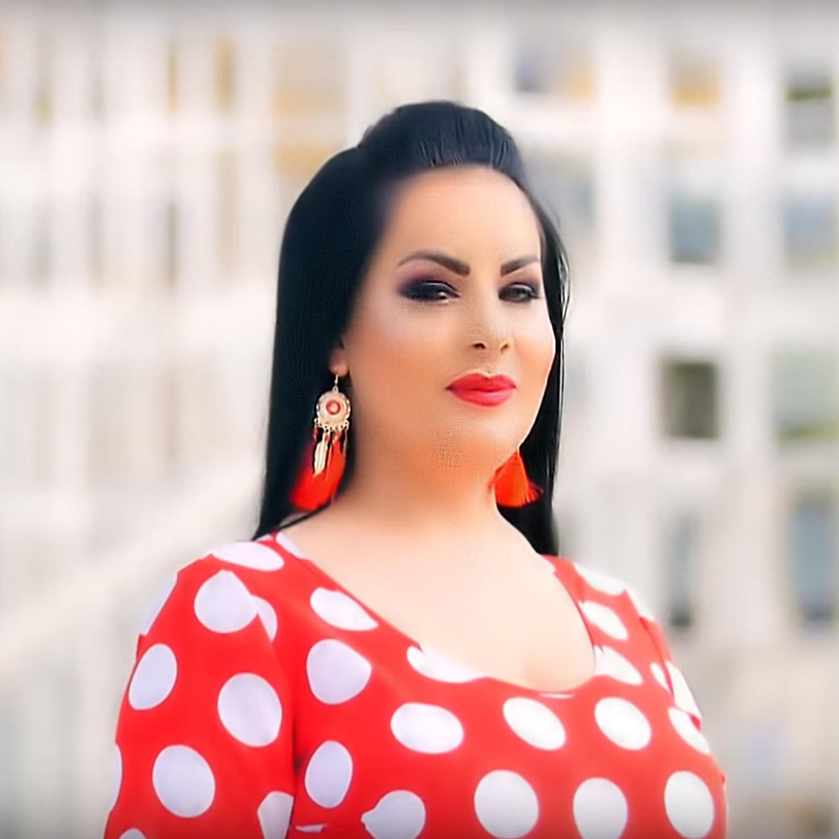 ‎Elizabeta Markuの「U Trashigofsh Çifti I Ri - Single」をApple Musicで