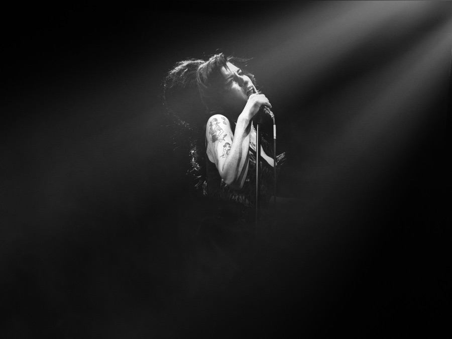A Life In Ten Pictures: Amy Winehouse | Apple TV