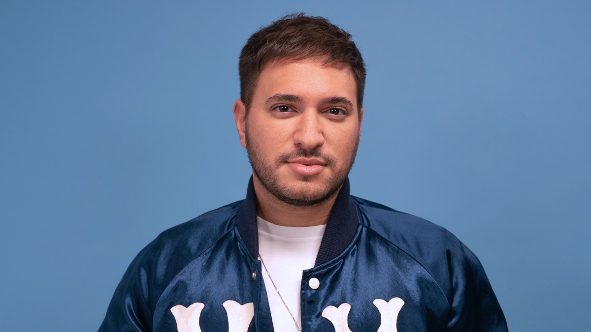 Jonas Blue on "Younger" | Apple TV