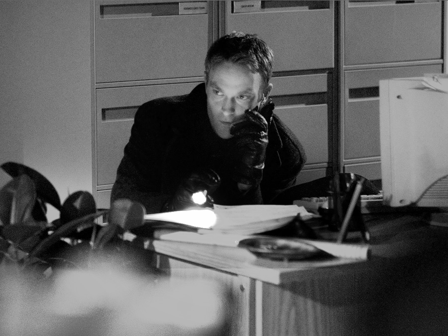 Third Man Out - Apple TV (PT)